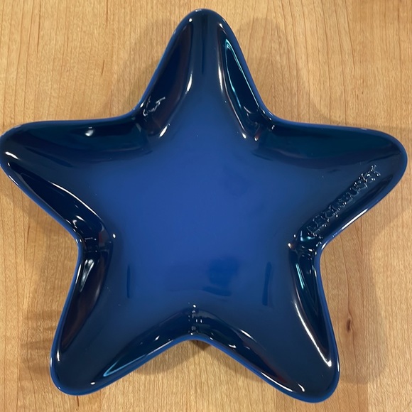 Le Creuset | Dining | Nwt Le Creuset Stoneware Set Of 4 French Blue ...